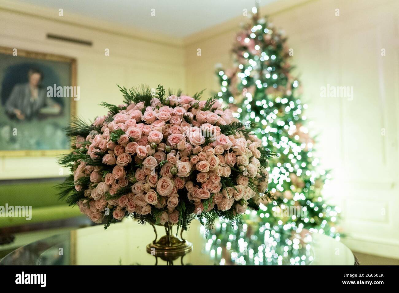 The Vermeil Room of the White House is seen decorated for the Christmas ...