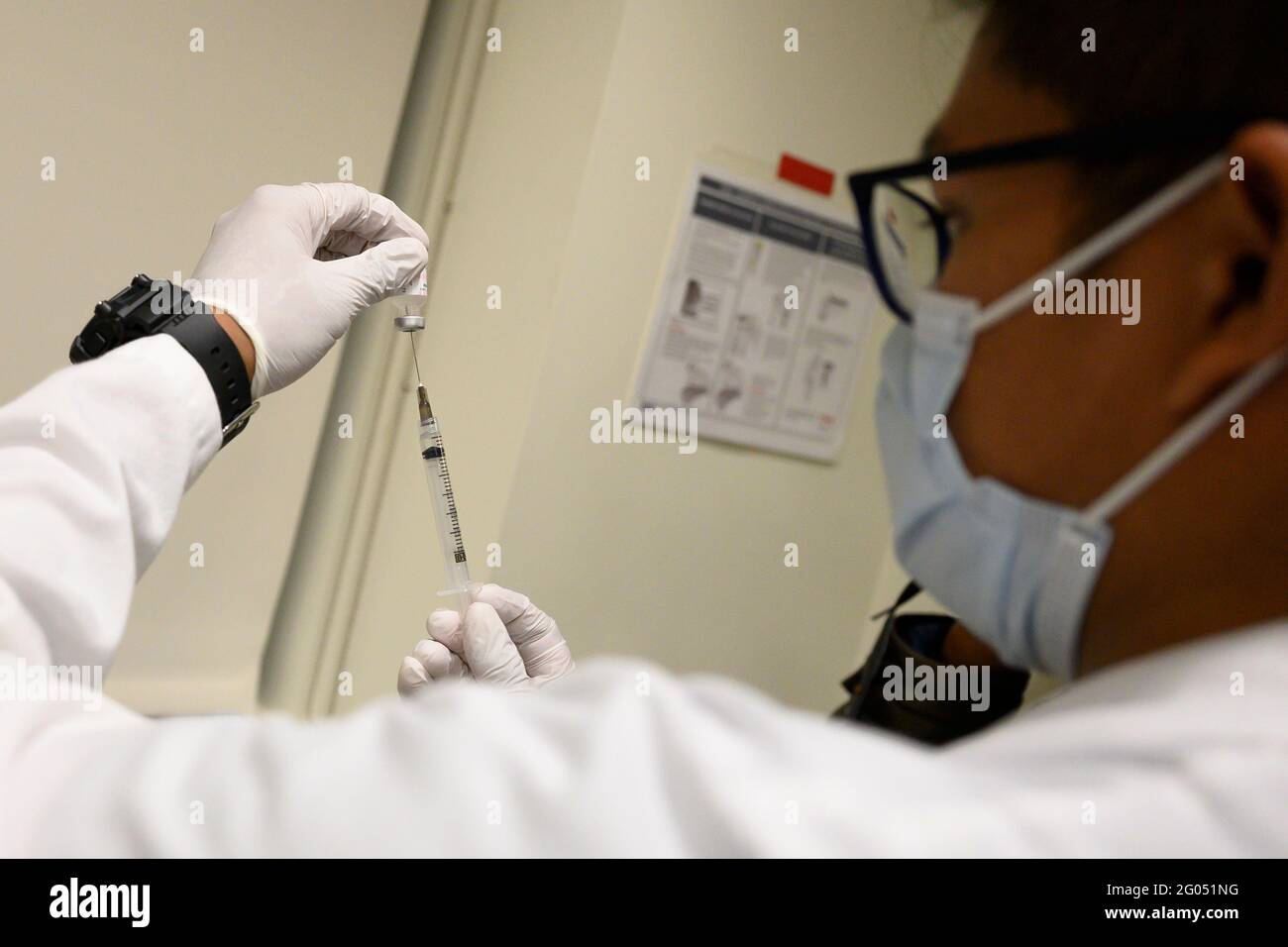 Hospitalman hi-res stock photography and images - Alamy