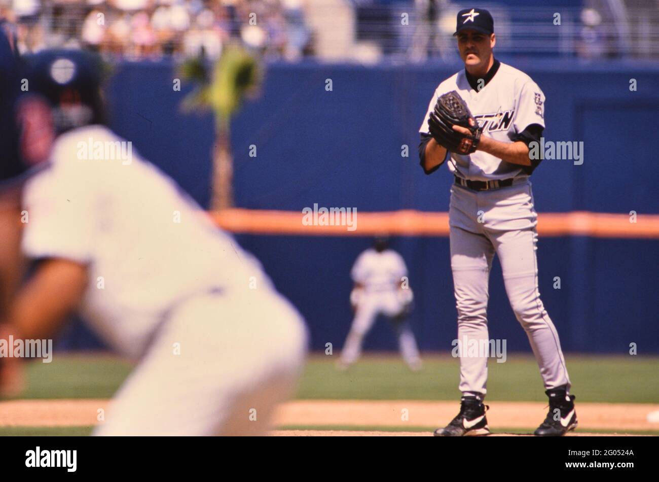 Houston Astros pitcher Darryl Kile on the mound -- Please credit ...