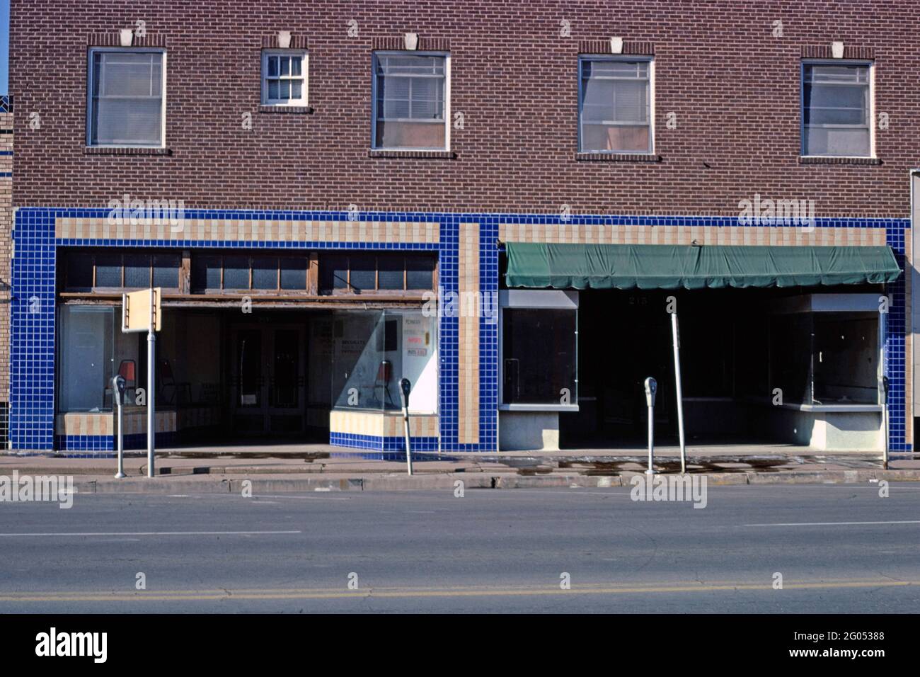 1970s storefronts hi-res stock photography and images - Alamy
