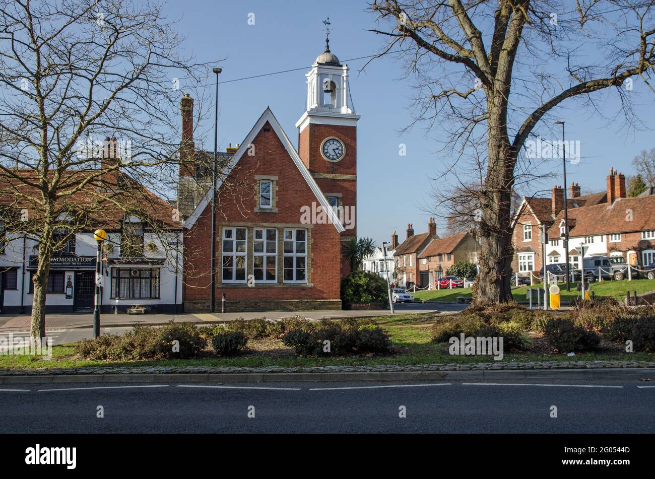 Wokingham station and town centre hi-res stock photography and images ...
