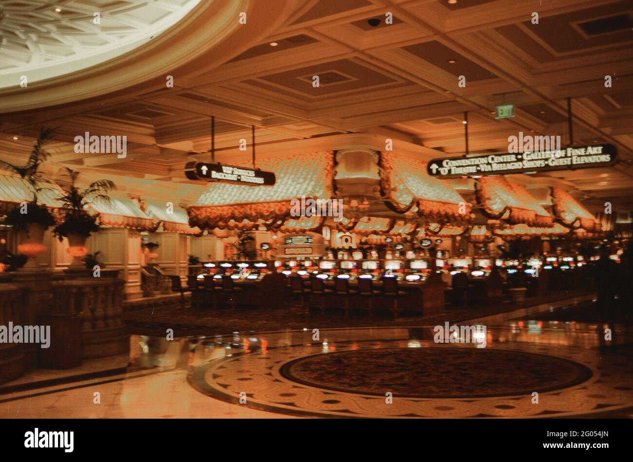 Las vegas slot machines 1990s hi-res stock photography and images - Alamy