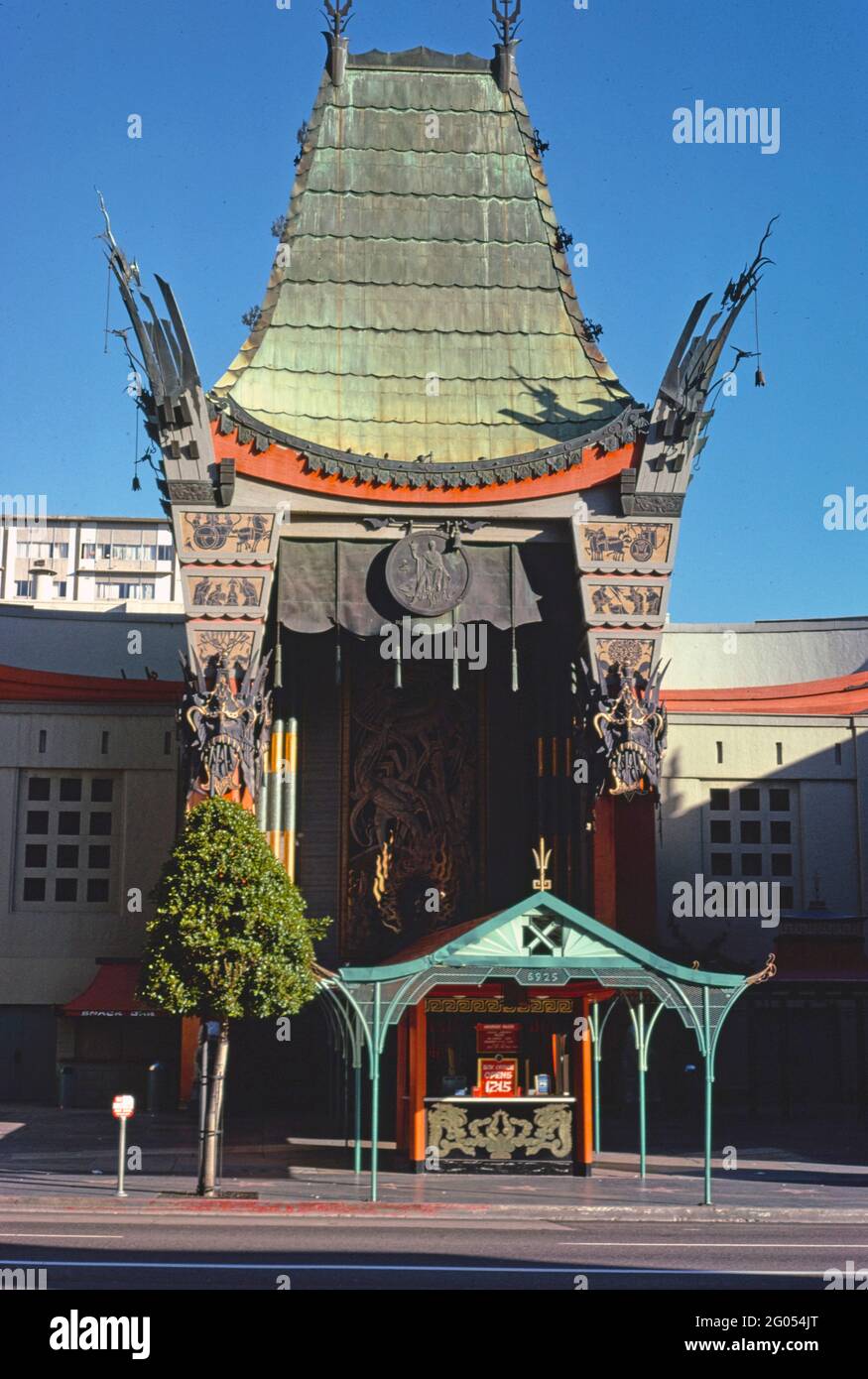 1970s graumans chinese theater hi-res stock photography and images - Alamy