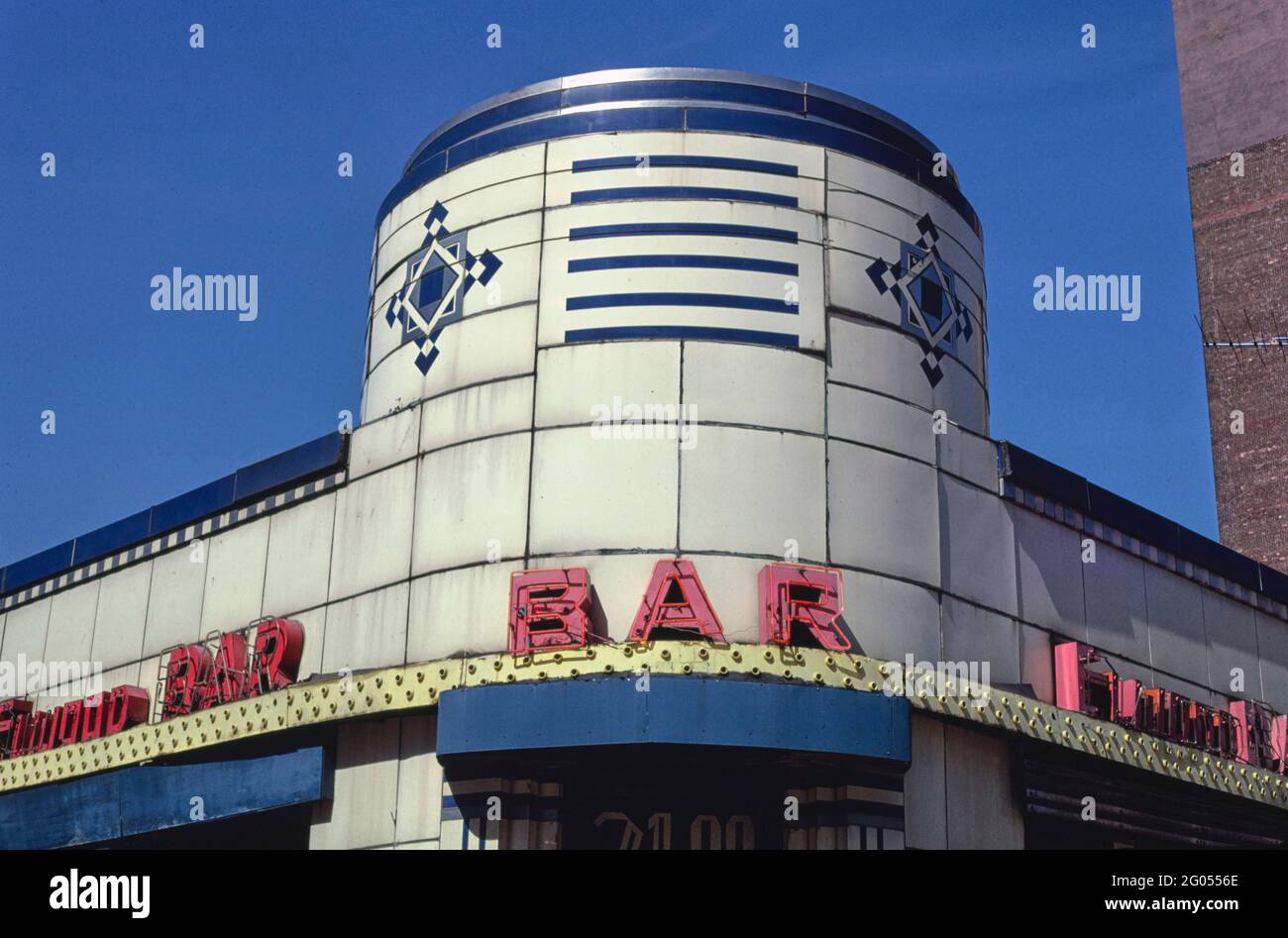 1980s bar hi-res stock photography and images - Alamy