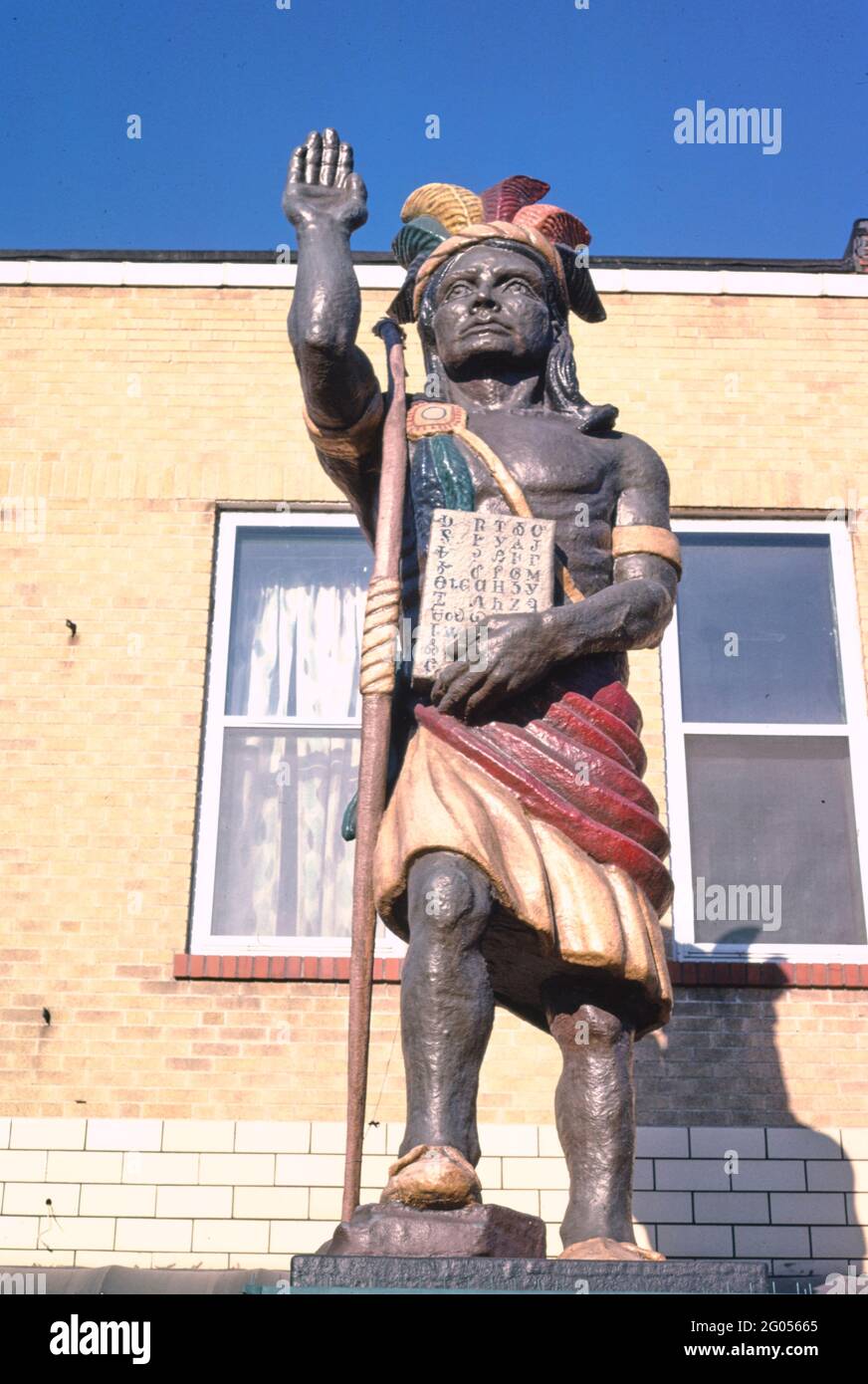 Archival cherokee statue hi-res stock photography and images - Alamy