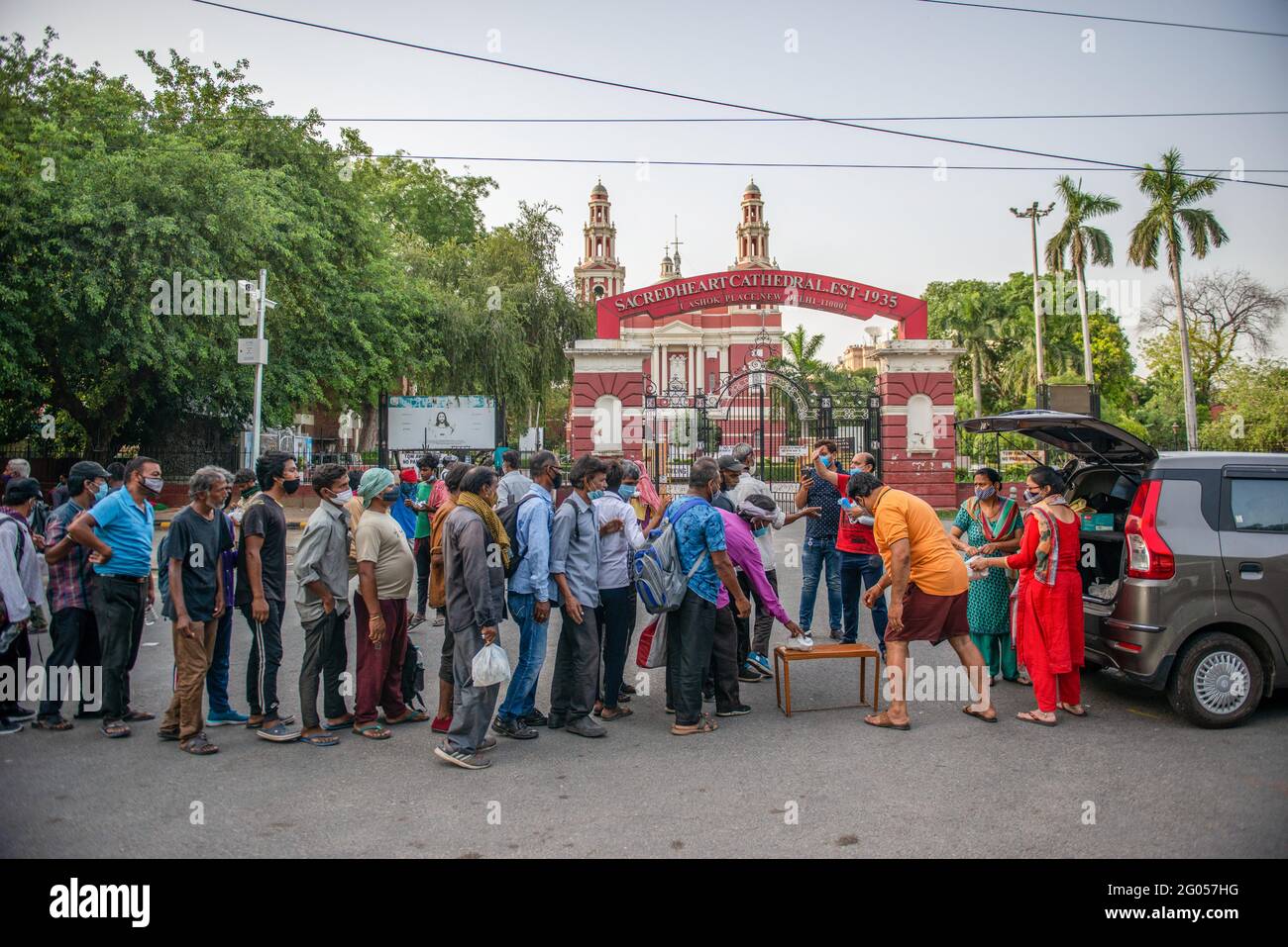 Homeless food line hi-res stock photography and images - Alamy