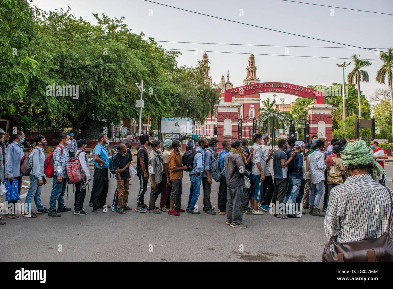 Homeless food line hi-res stock photography and images - Alamy