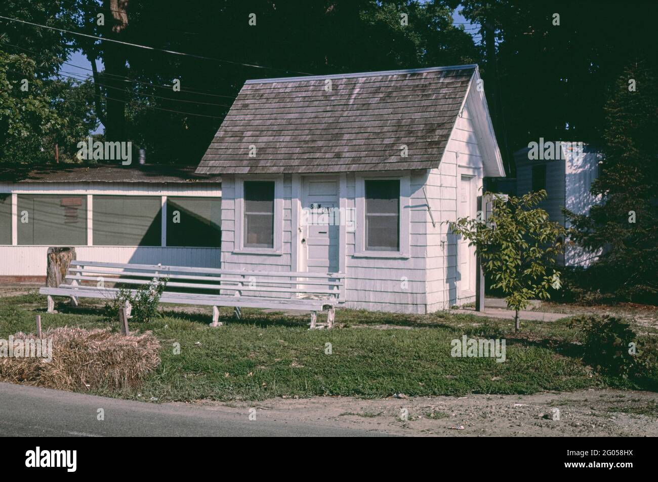 Motel cabin 1980s hi-res stock photography and images - Alamy