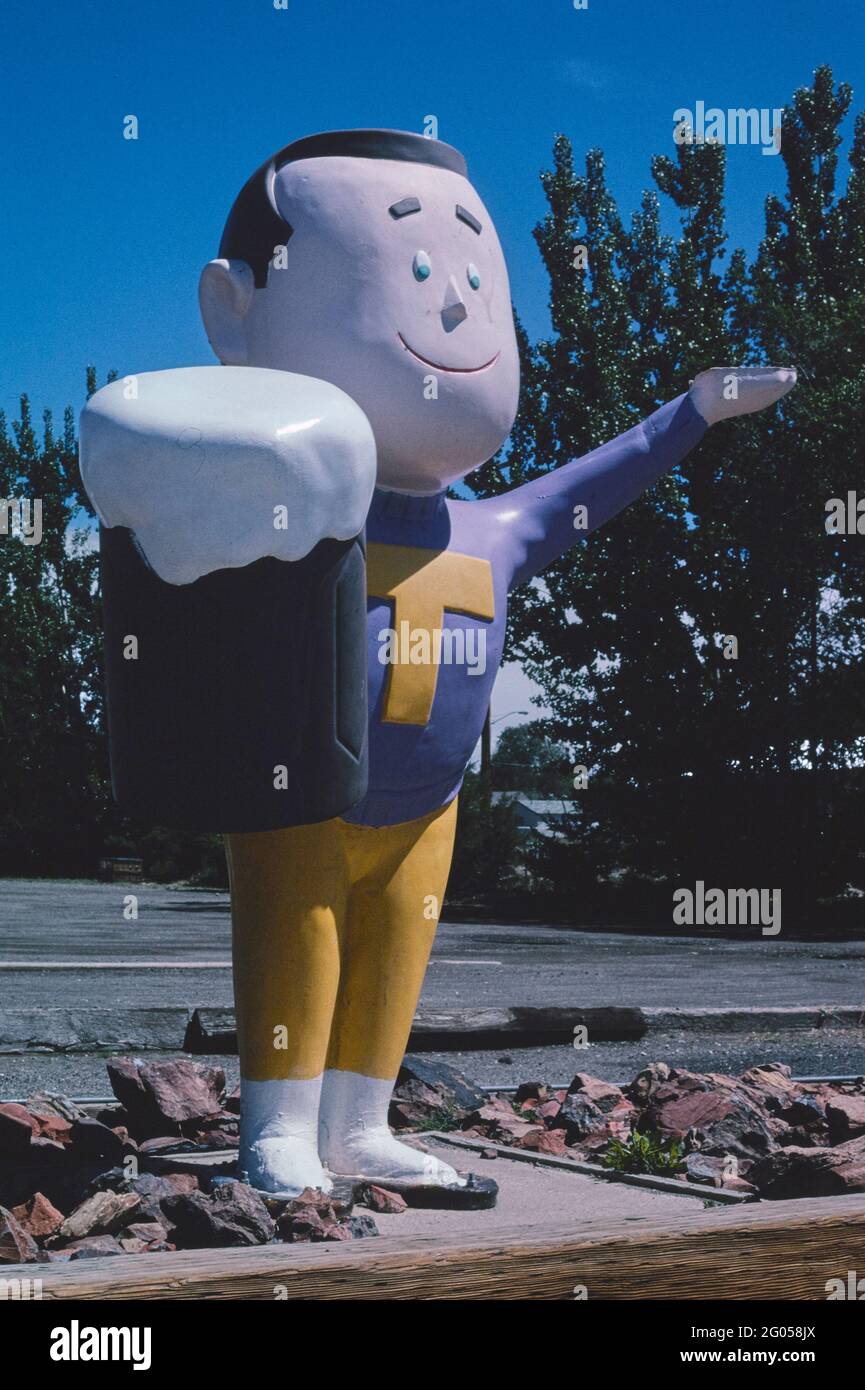 2000s America - A & W statue, Thermopolis, Wyoming 2004 Stock Photo - Alamy