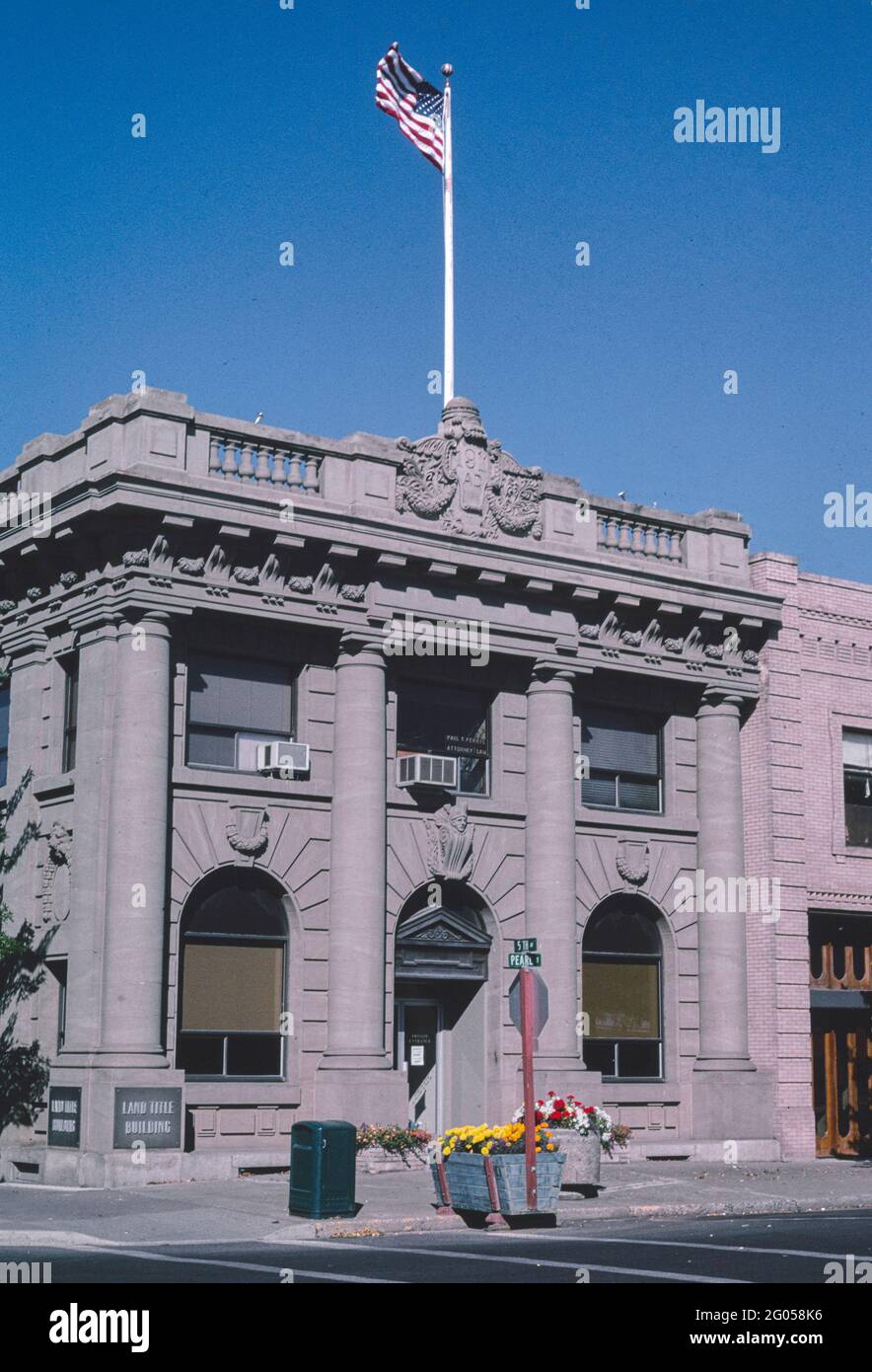 2000s building hi-res stock photography and images - Alamy