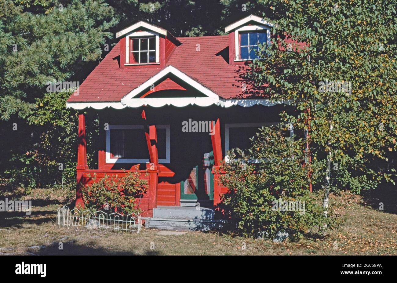 1980s United States - Trail's End Motel, Route 2, Hanover, Maine 1984 ...