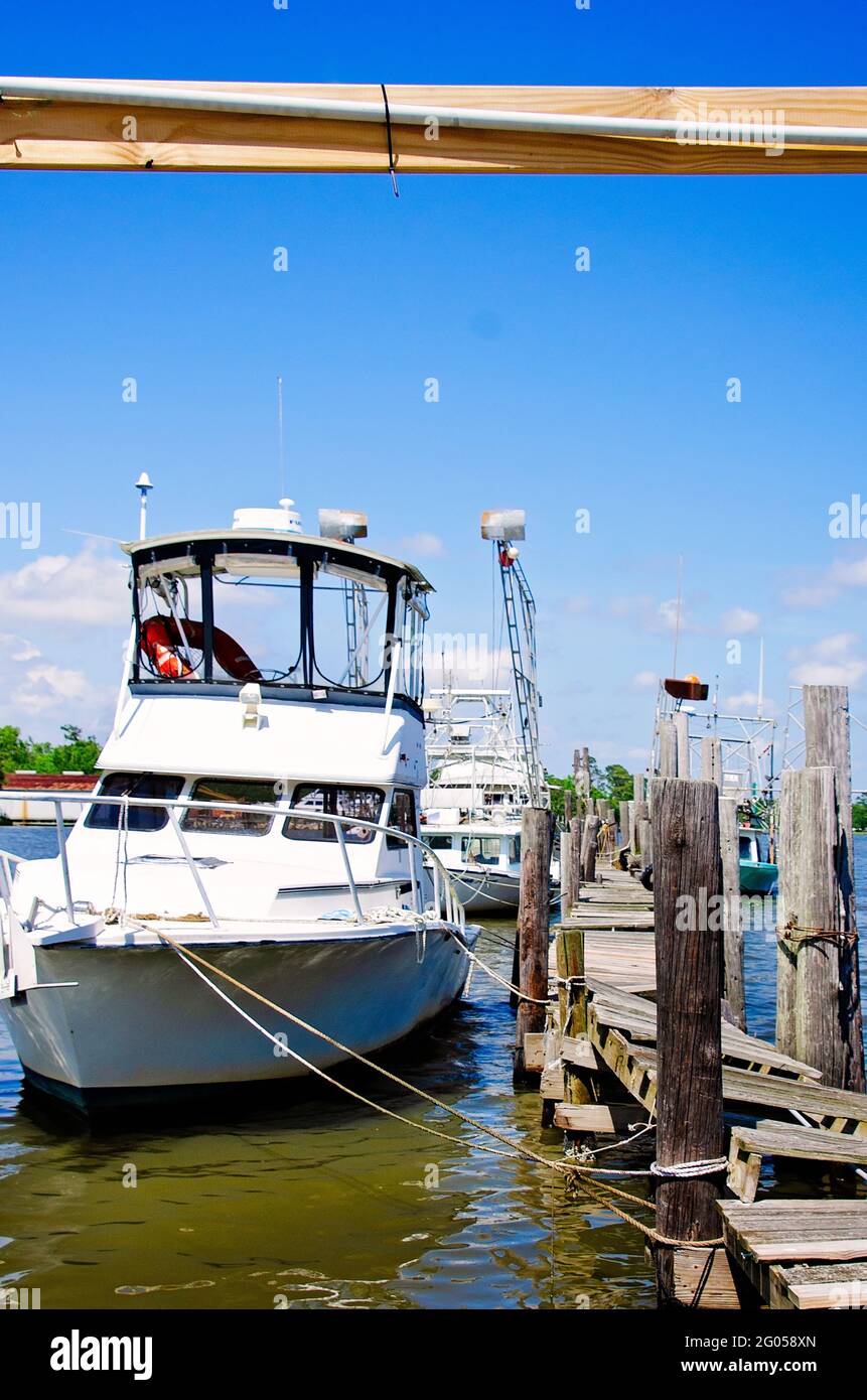 Damaged trawlers hi-res stock photography and images - Alamy