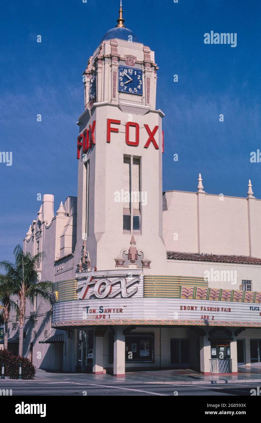 2000s movie theaters hi-res stock photography and images - Alamy