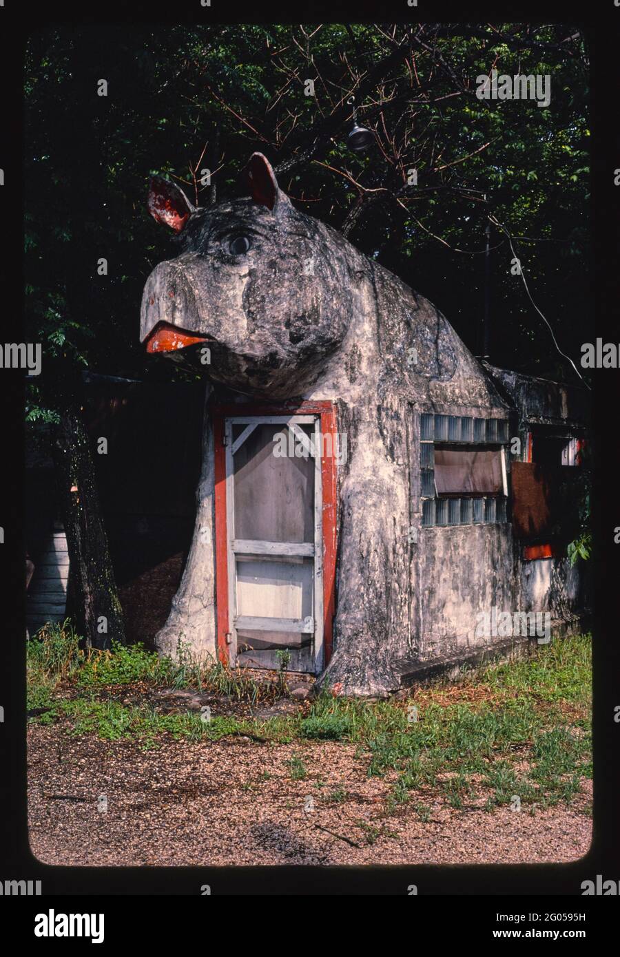 Pig shaped building hi-res stock photography and images - Alamy