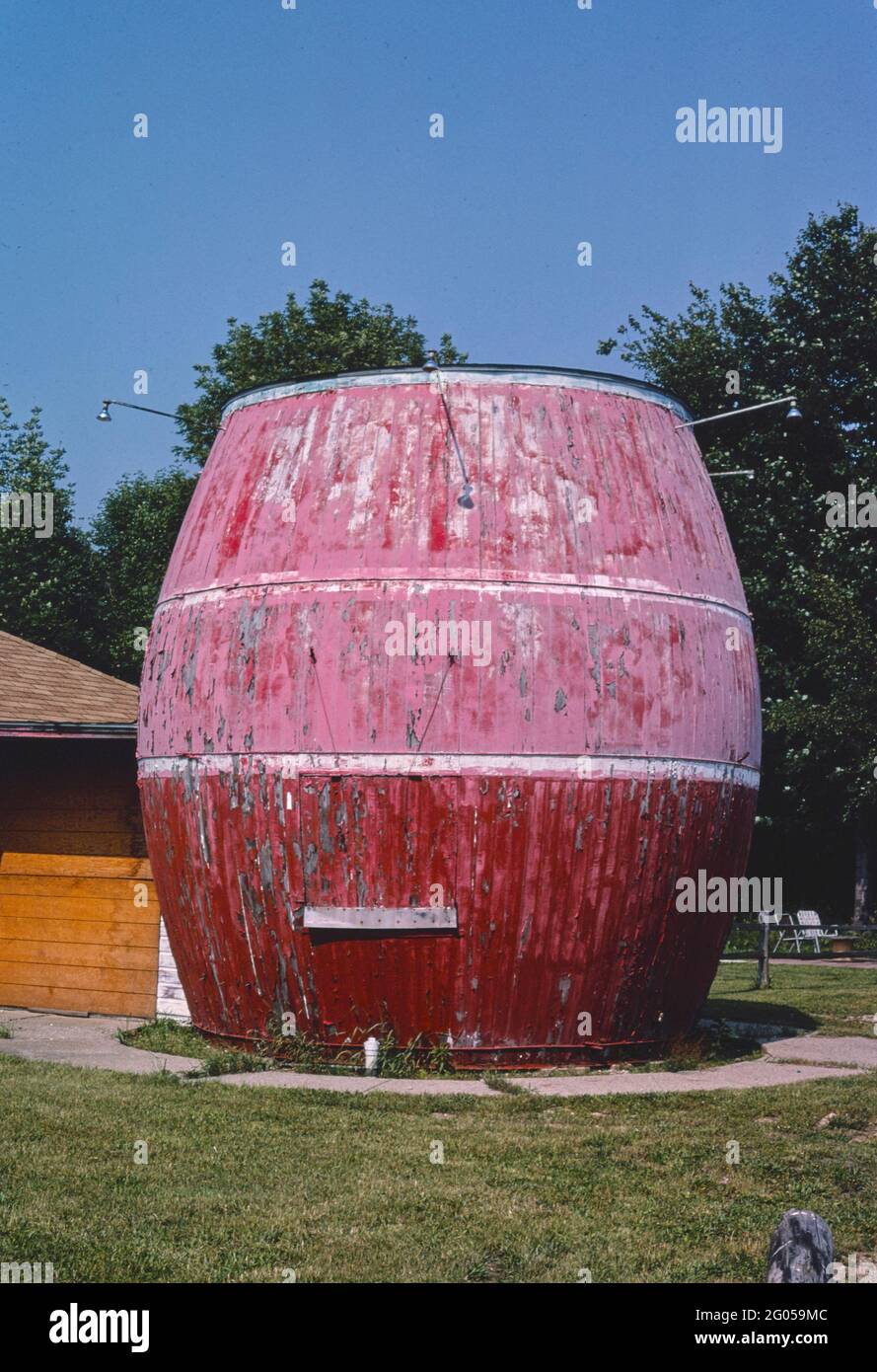 1980s America - The Barrel Drive-in, Douglas, Michigan 1982 Stock Photo ...