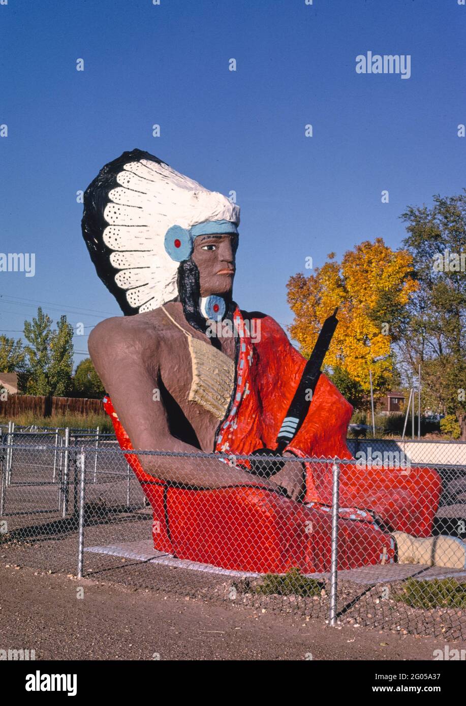 Indian trading post statue hi-res stock photography and images - Alamy