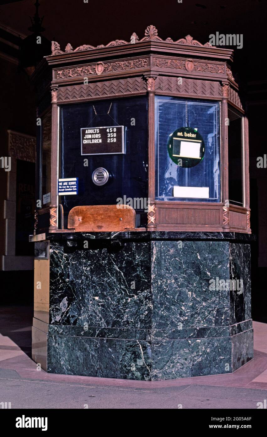 1980s movie theaters hi-res stock photography and images - Alamy
