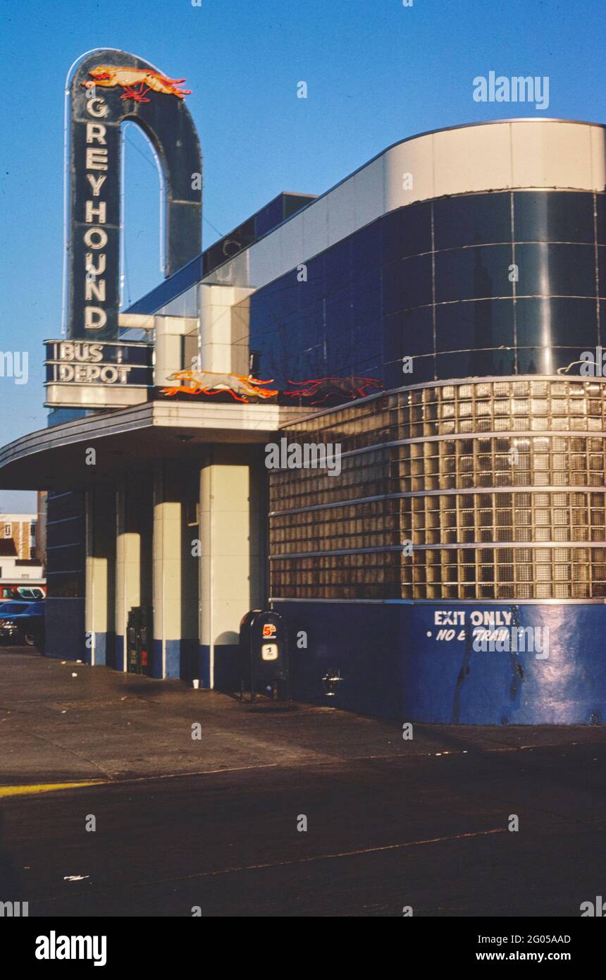1970s greyhound bus depot hi-res stock photography and images - Alamy