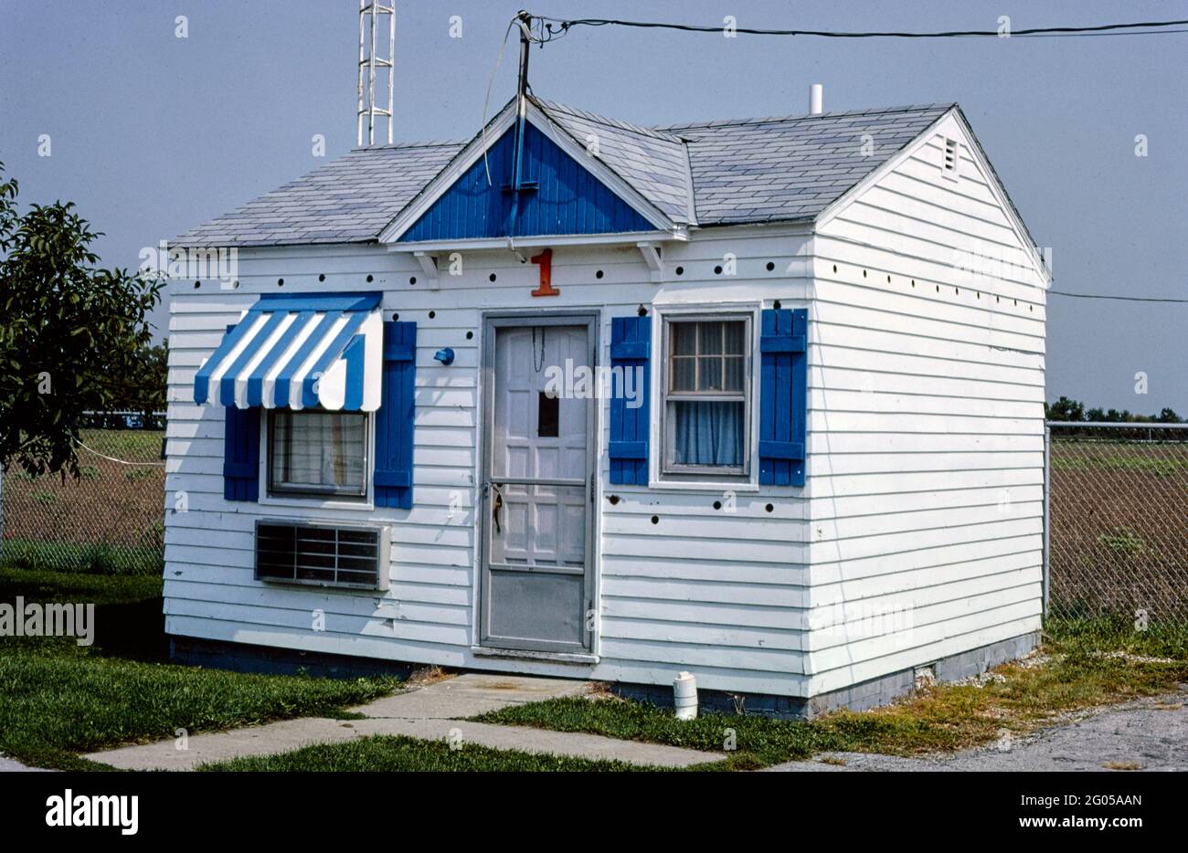 Motel cabin 1980s hi-res stock photography and images - Alamy