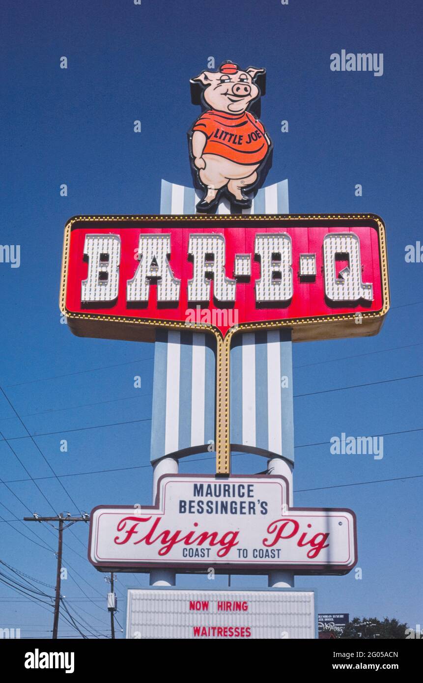 Bessingers bar b q sign hi-res stock photography and images - Alamy