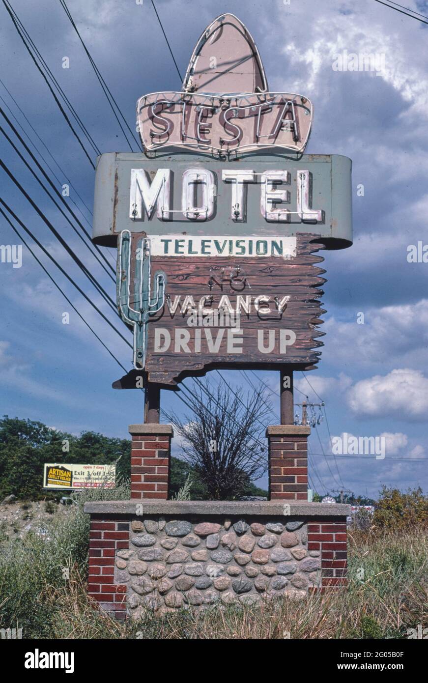 1980s United States - Siesta Motel sign, Route 1, Saugus, Massachusetts ...