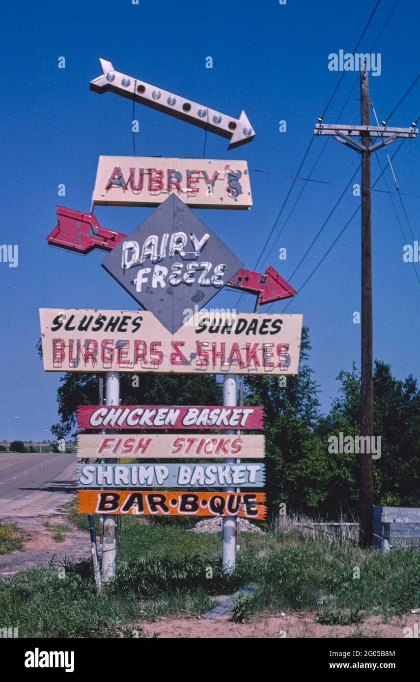 1980s shamrock texas dairy freeze hi-res stock photography and images ...