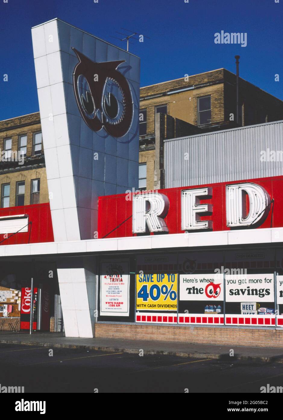 1980s red owl grocery store hi-res stock photography and images - Alamy