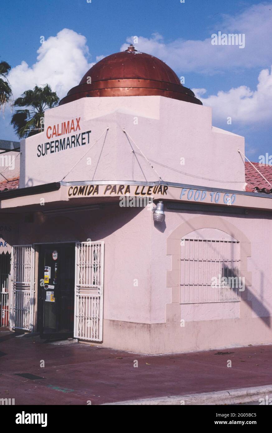 Miami beach small supermarket hi-res stock photography and images - Alamy