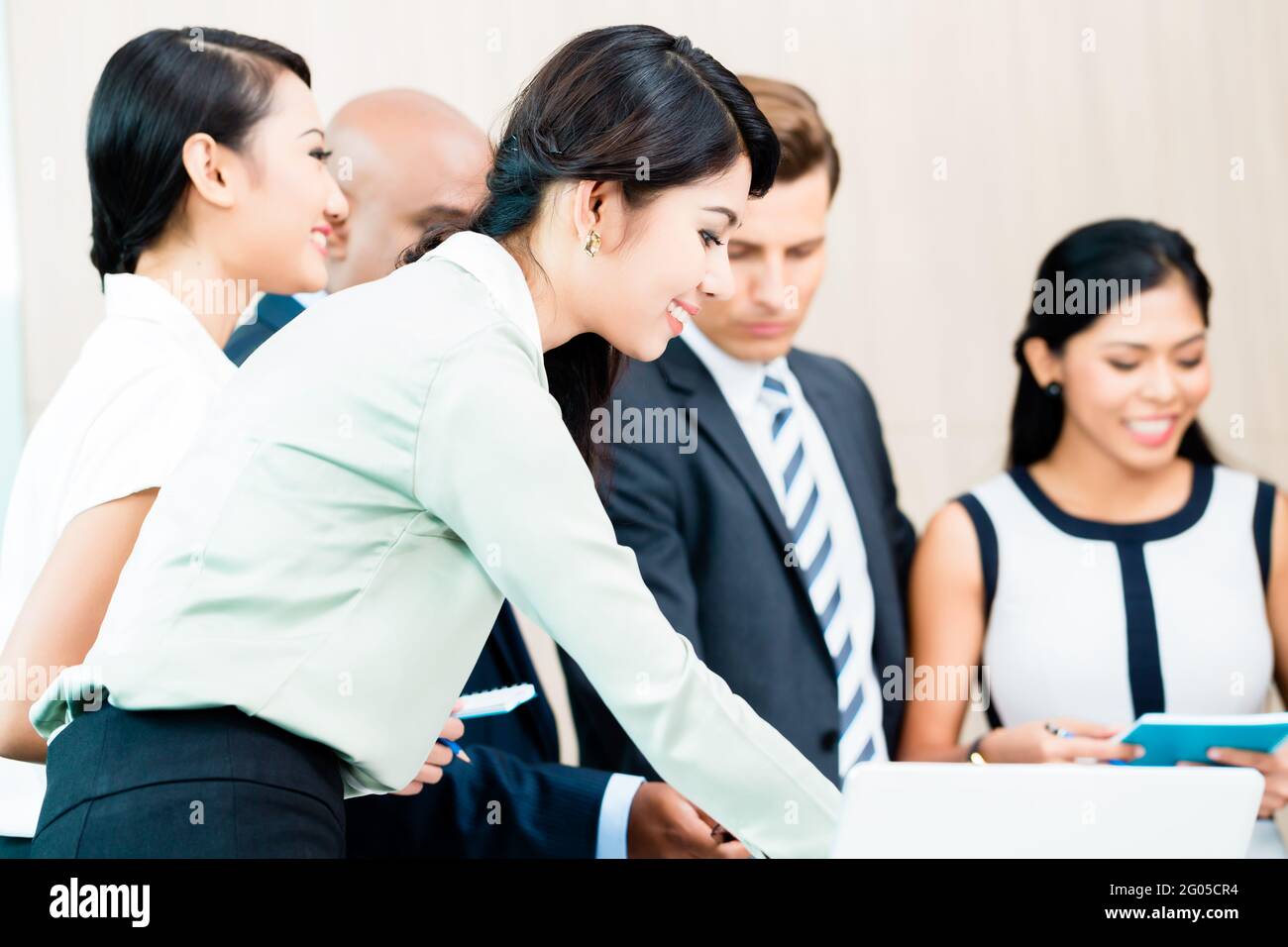 Asian corporate executives hi-res stock photography and images - Alamy