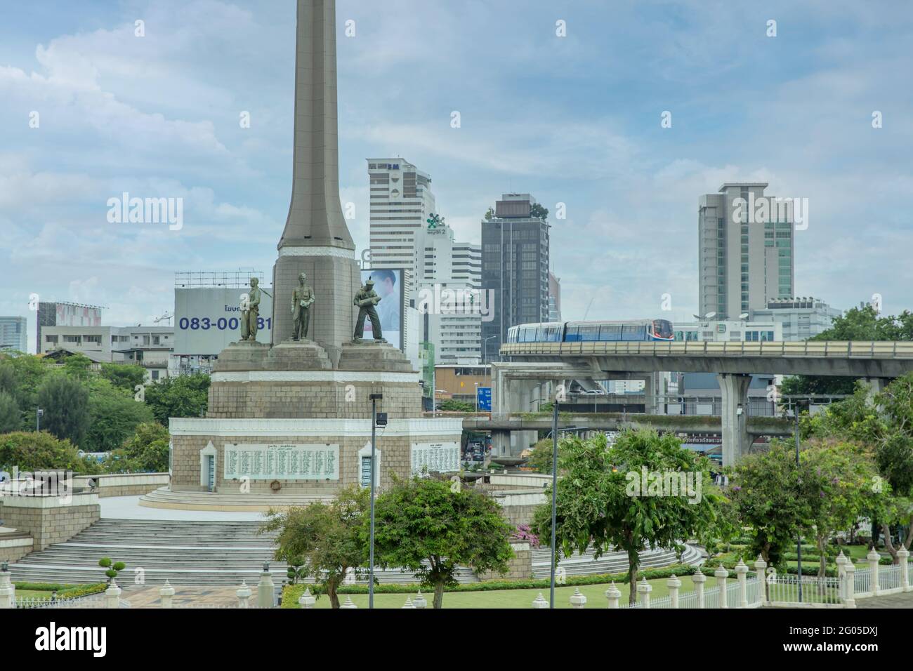 Bangkok traffic 2021 hi-res stock photography and images - Alamy