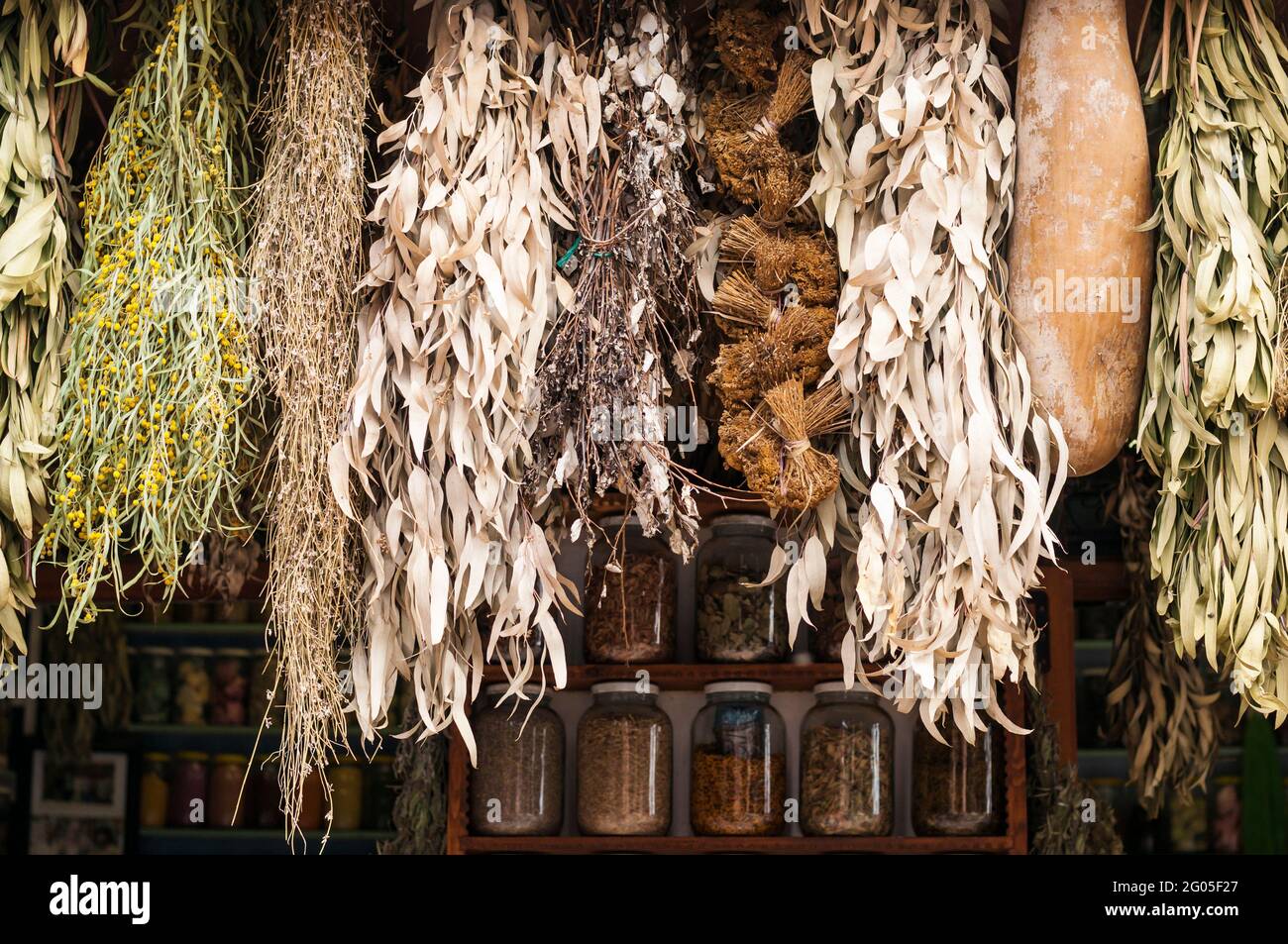 Market stall with herbal tea and herbs Stock Photo - Alamy