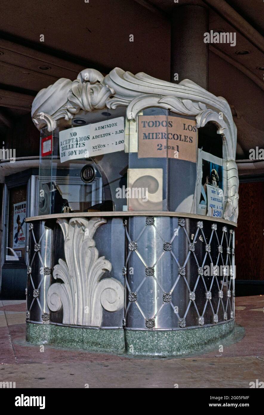 1980s America - Crest Theater, Fresno, California 1987 Stock Photo - Alamy