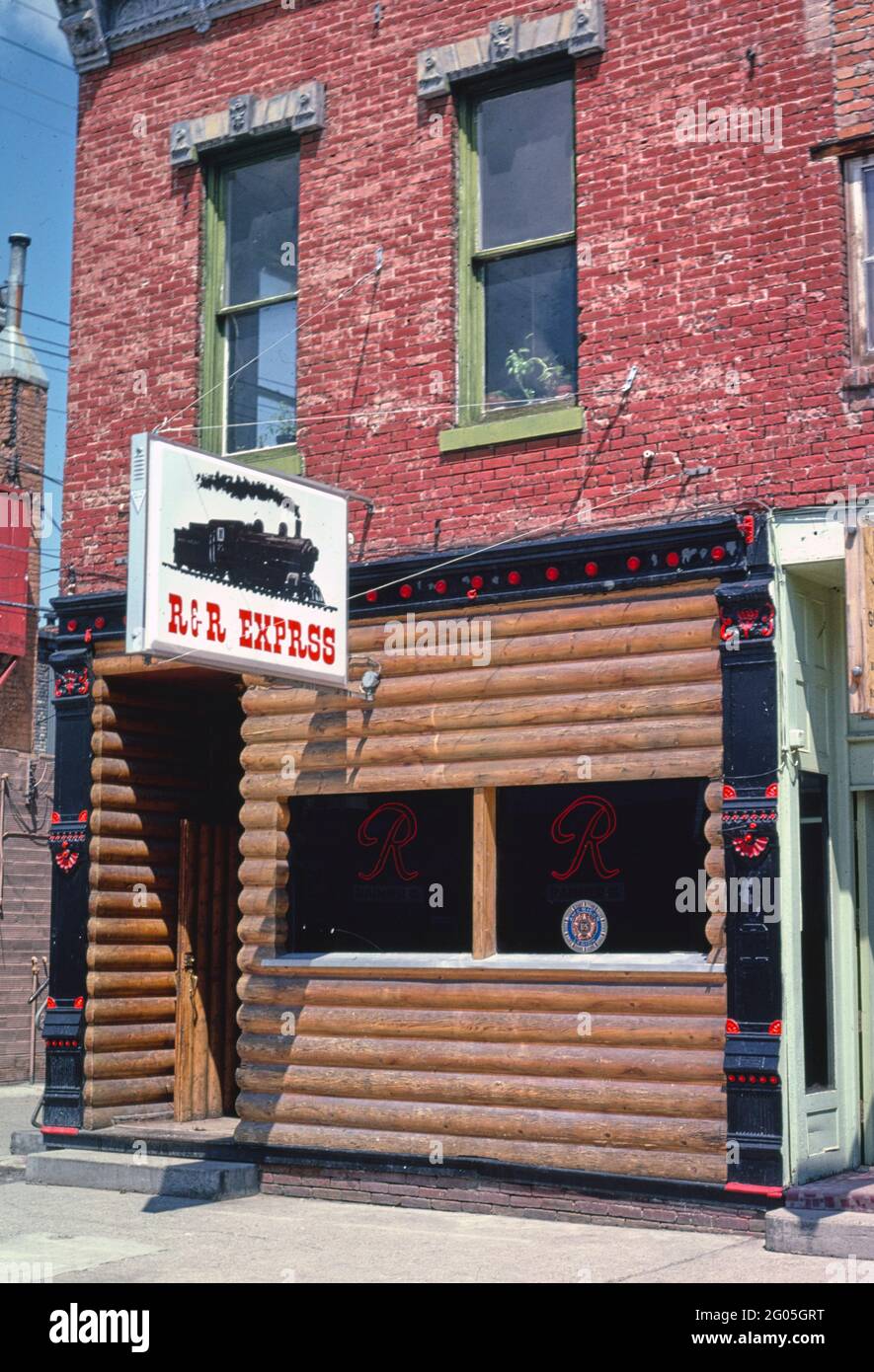 1980s America - R & R Express Bar, Dillon, Montana 1980 Stock Photo - Alamy