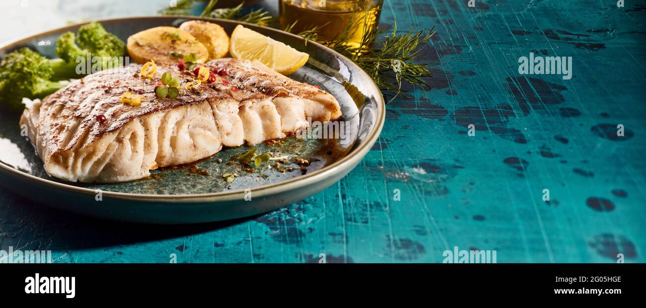 Fry pieces of fish hi-res stock photography and images - Alamy
