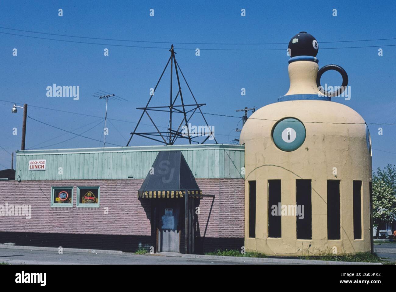 1980s America - Sandy Jug Tavern, Portland, Oregon 1980 Stock Photo - Alamy