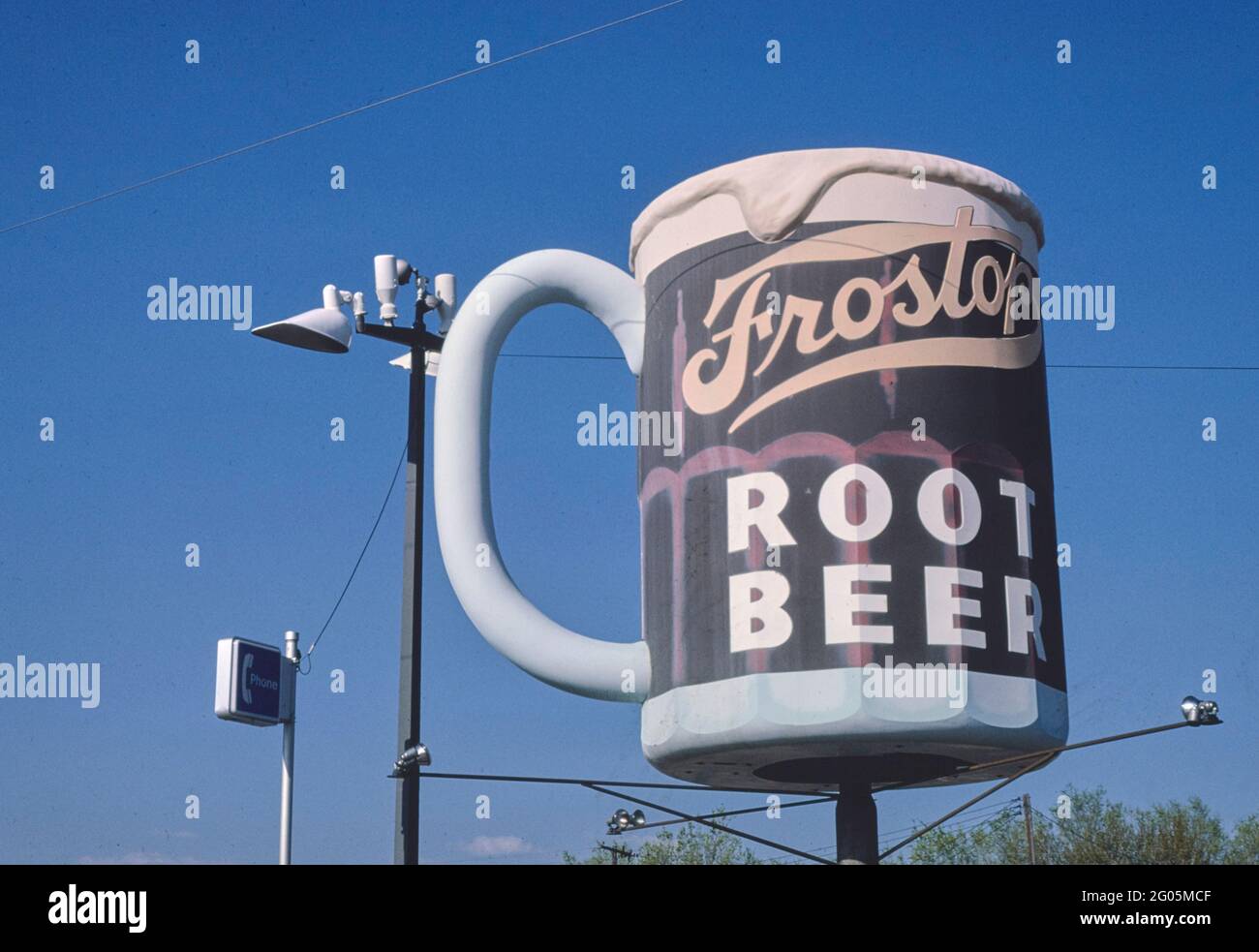 Frostop sign hi-res stock photography and images - Alamy