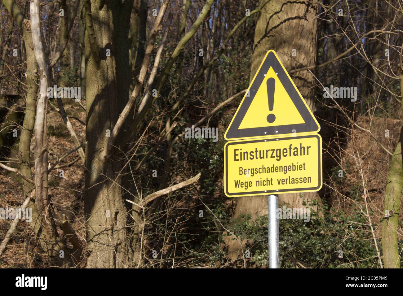 Sign in woods in the damaged mountain area in the Ruhr area: Danger of ...