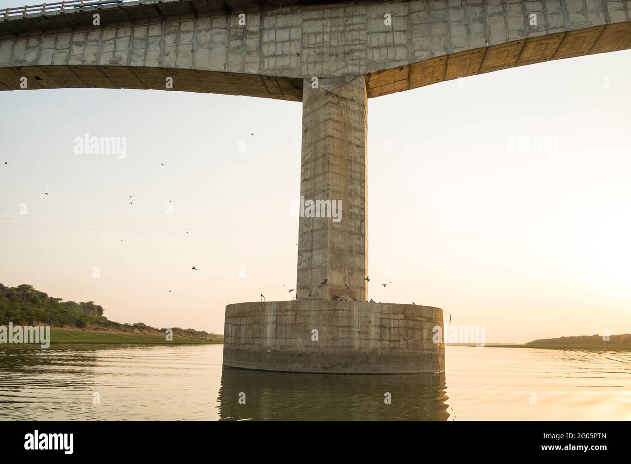 The beautiful Pali Bridge on the river Chambal connecting Madhya ...
