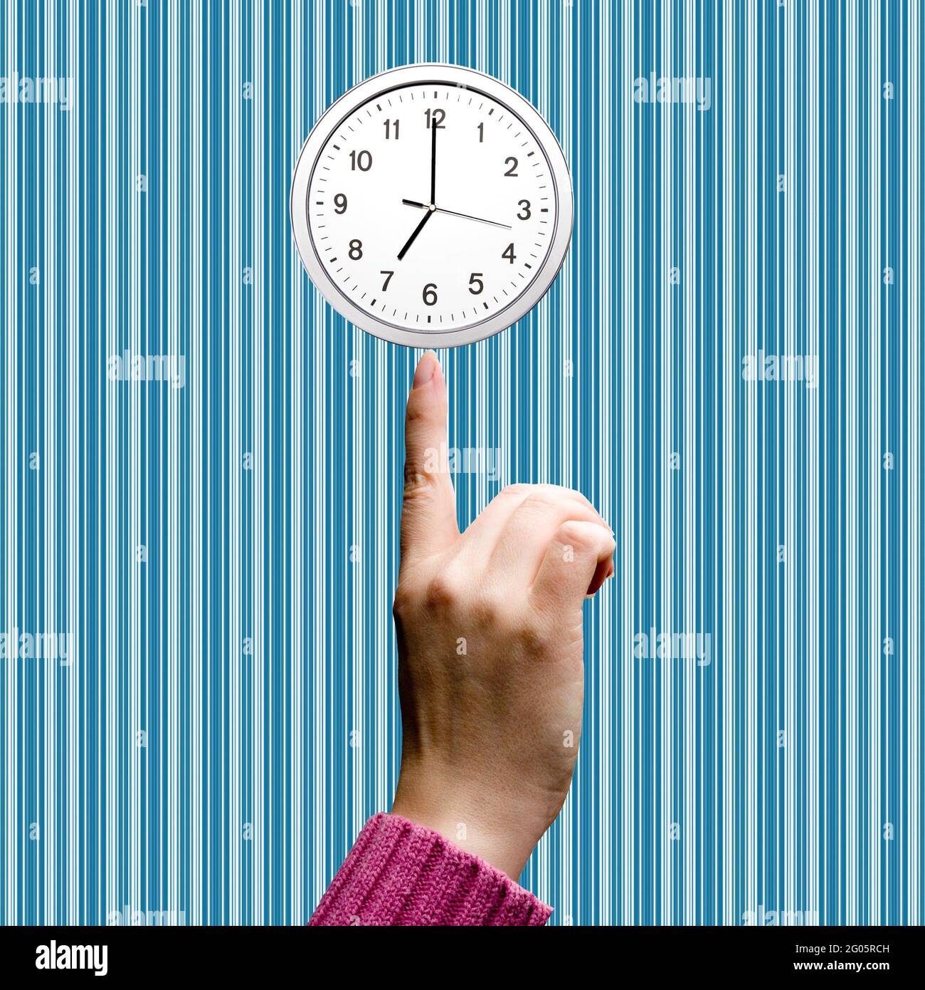 7 Oclock High Resolution Stock Photography and Images - Alamy