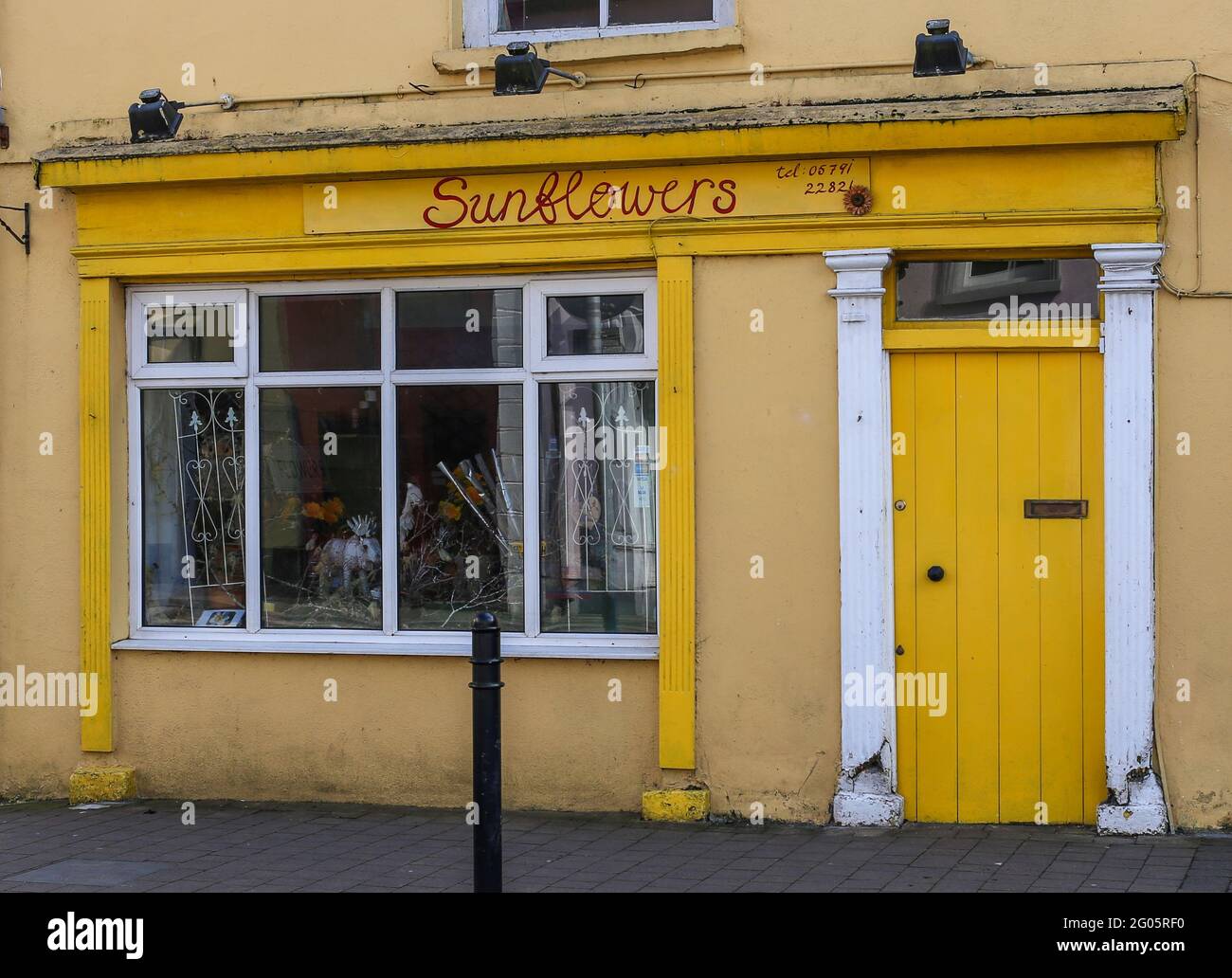 Sunflowers Florist, Connaught St., Birr Stock Photo - Alamy