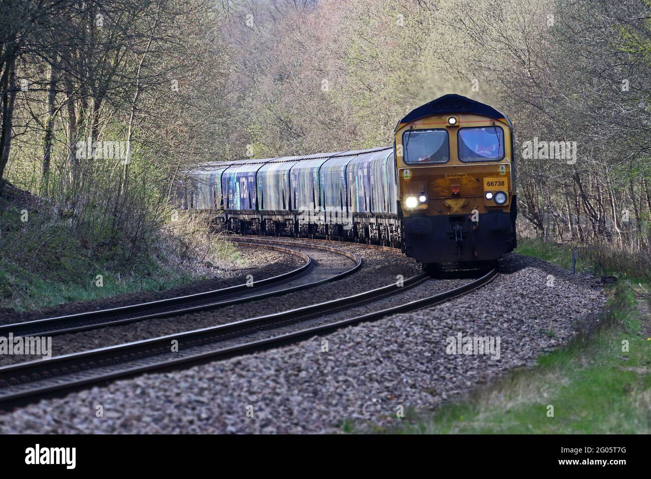 GBRf Class 66 diesel engine 66738, Huddersfield Town, hauling wood ...