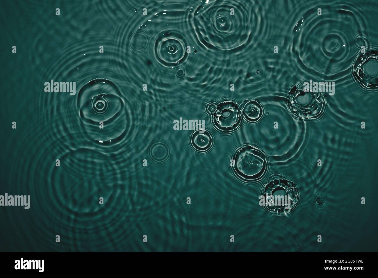Dark water texture hi-res stock photography and images - Alamy