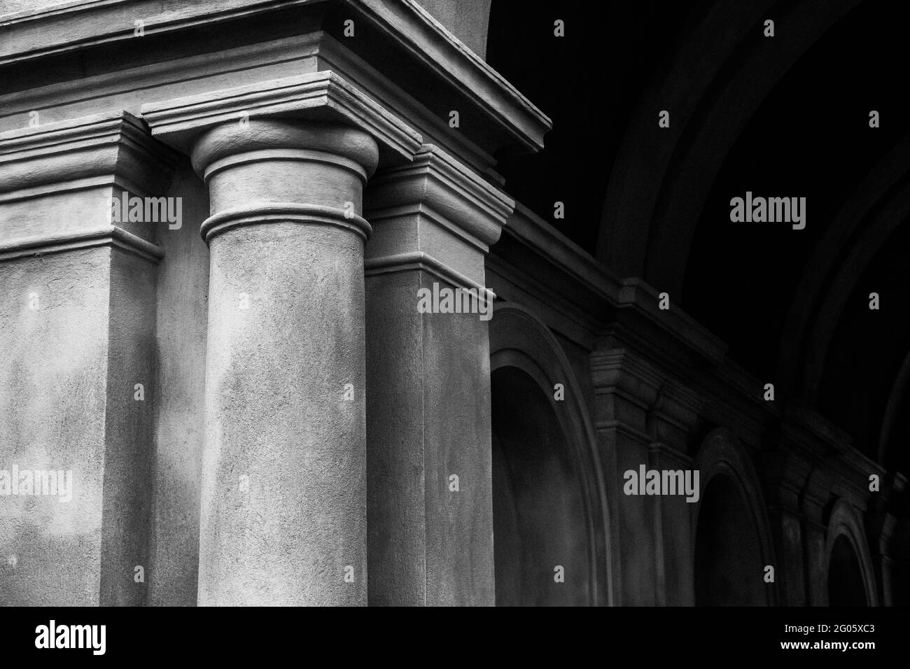 Old building with pillars Black and White Stock Photos & Images - Alamy
