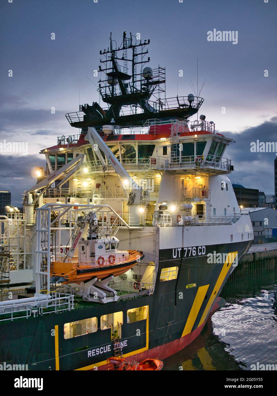Liferaft sea night hi-res stock photography and images - Alamy