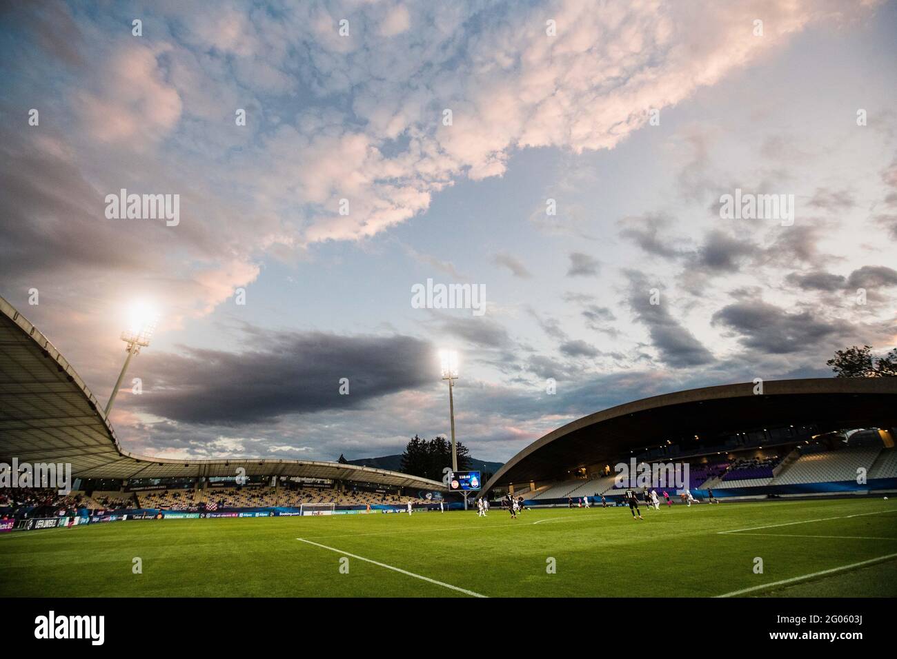Stadion ljudski vrt hi-res stock photography and images - Alamy