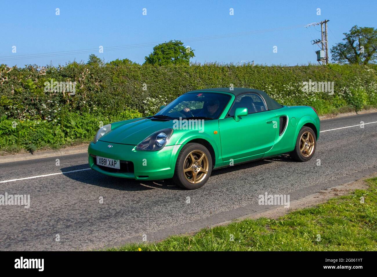 Toyota mr2 convertible 1 8 vvti hi-res stock photography and images - Alamy
