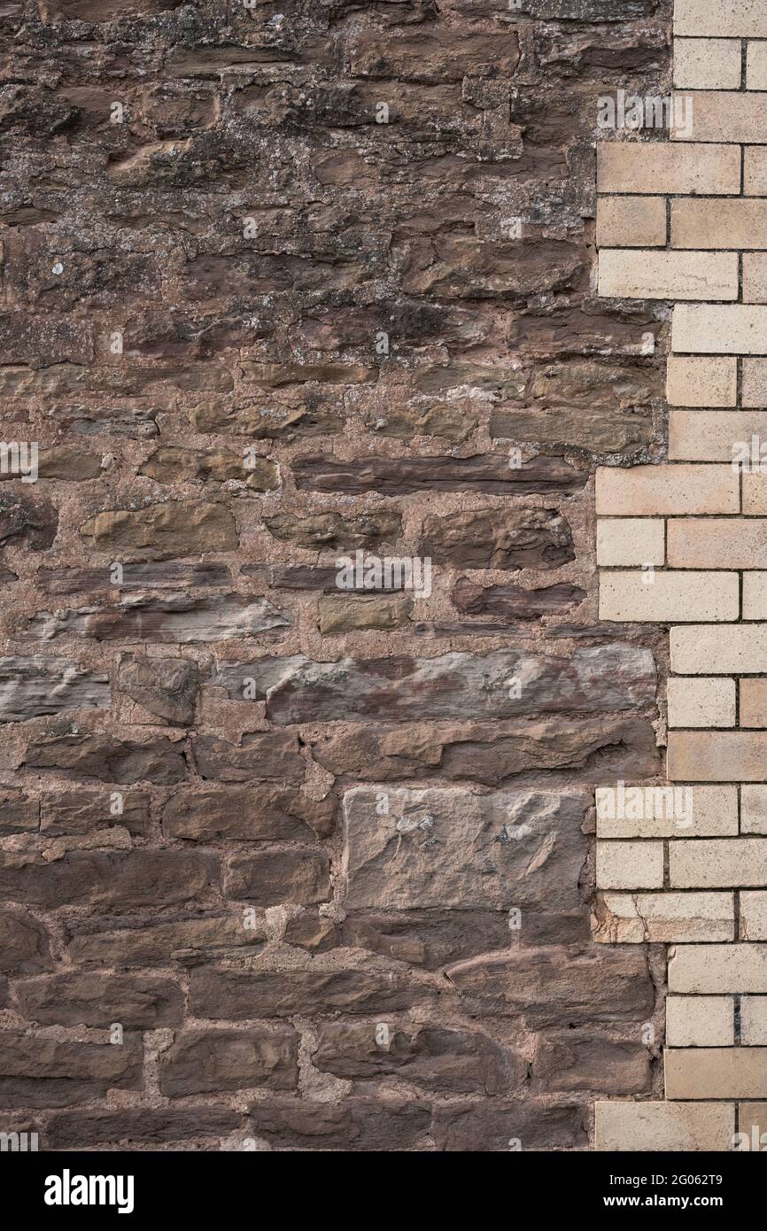 English stone walled house Stock Photo - Alamy