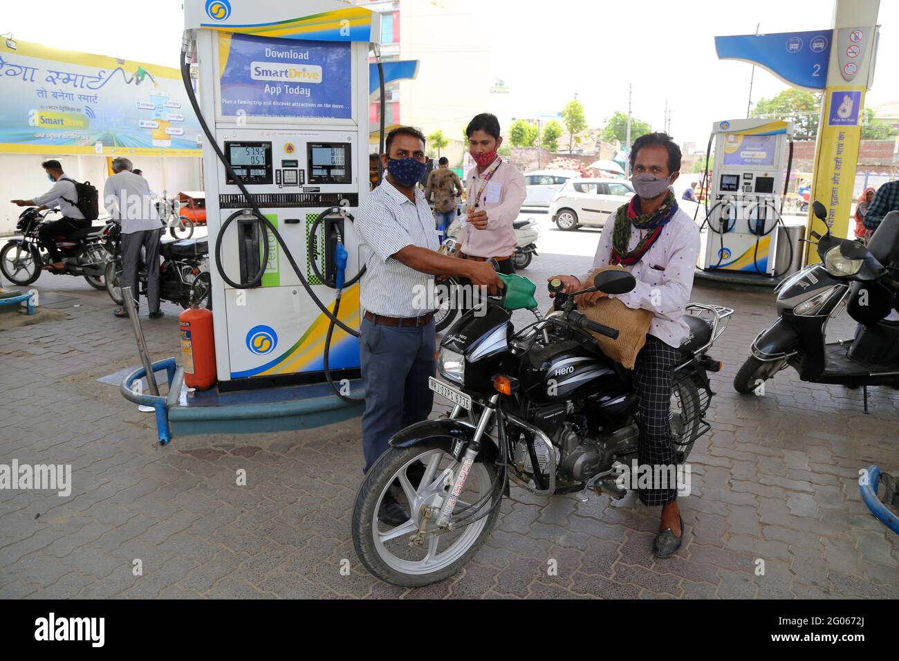 Normal people india 2021 hi-res stock photography and images - Alamy