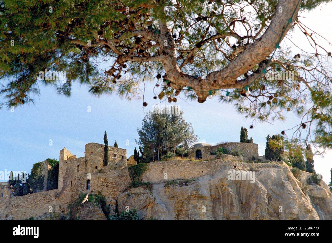 Cassis castle on the cliff Provence Stock Photo - Alamy