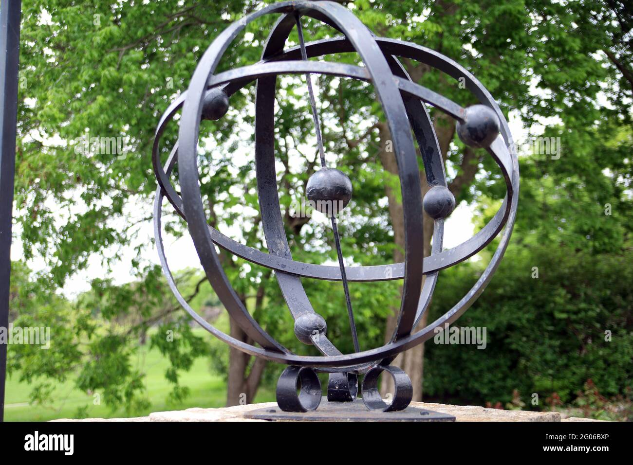 Metal Atom Sculpture at Loose Park Stock Photo - Alamy